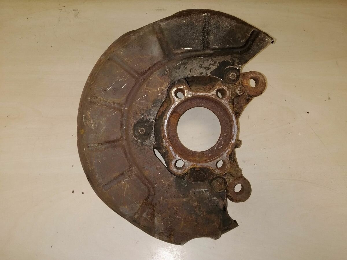 Кулак передний правый Volkswagen Tiguan SK SuperB