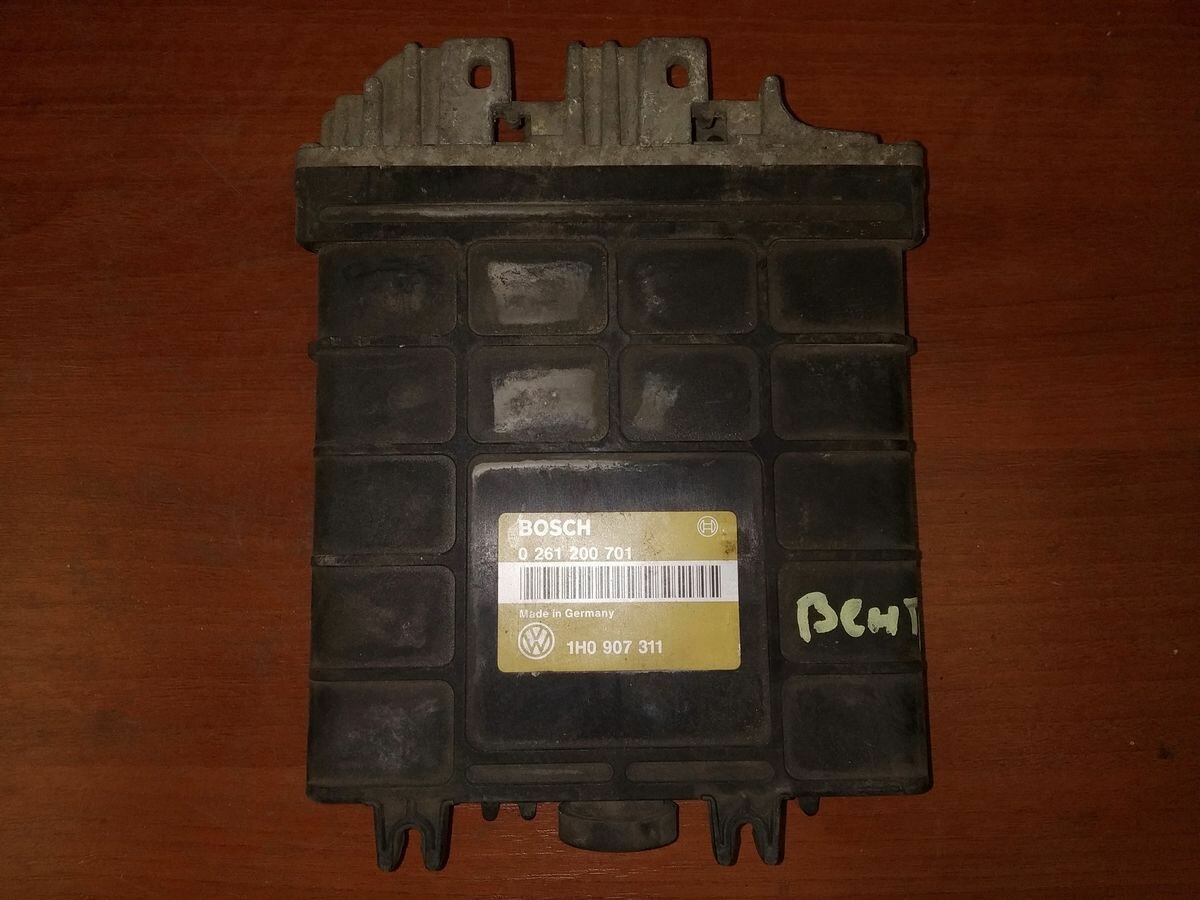 Блок управления двигателем Volkswagen Golf 3 AAM 1H0907311