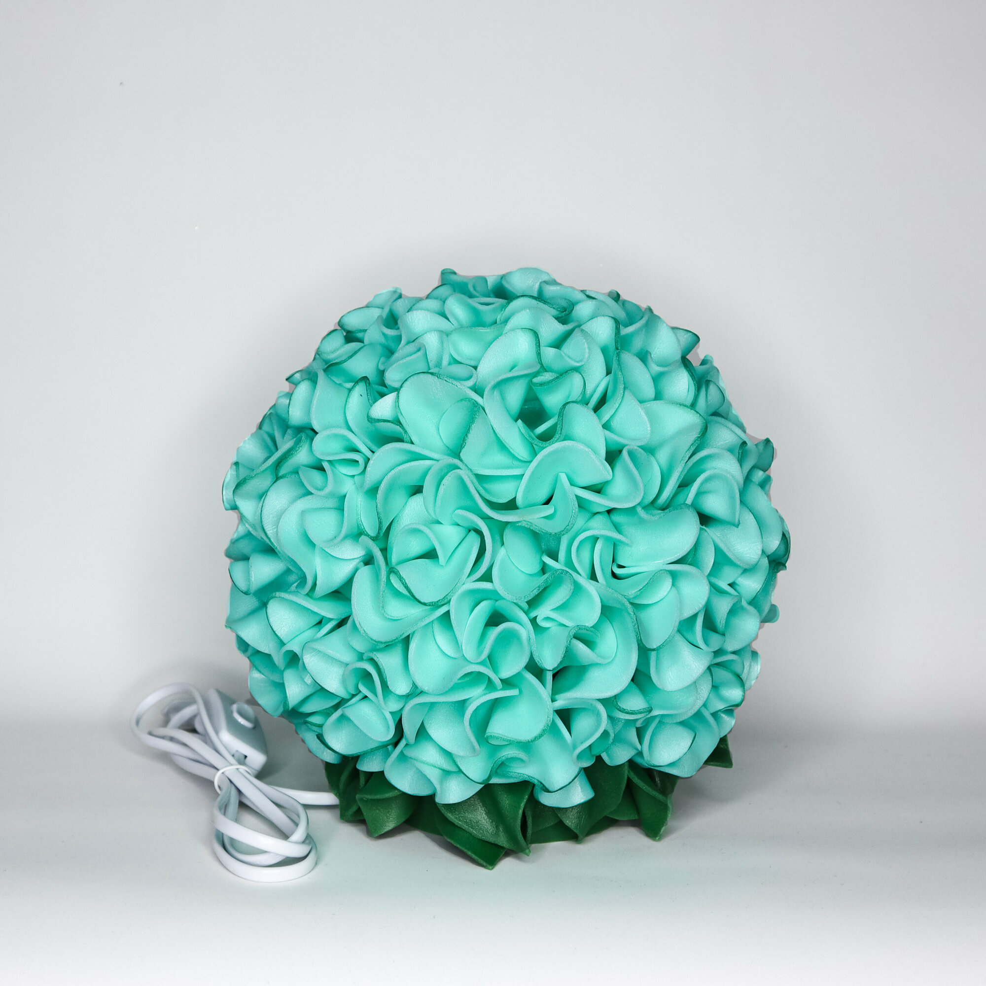 Настольная лампа, светильник прикроватный на тумбочку (ночник) "Гортензия" из изолона 23х23х23 см