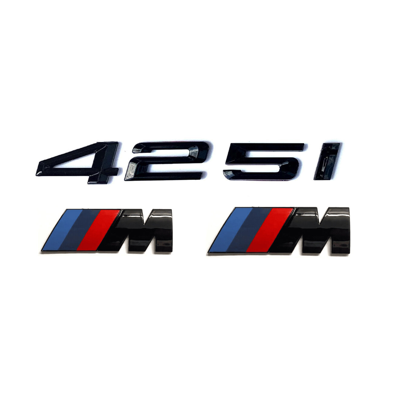 Комплект: шильдик на багажник длям BMW 425i + 2 эмблемы на крыло M-performance черный мат