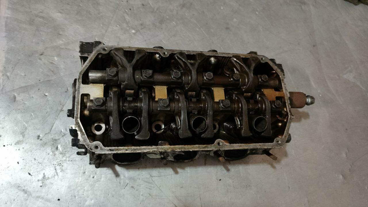 Головка блока цилиндров правая Chrysler Stratus 1999