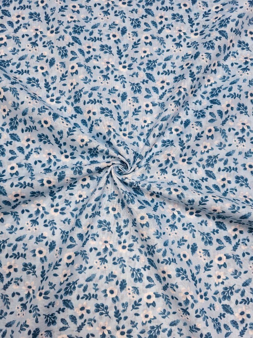 Ткань Бязь "Белые цветочки на голубом" 100*150 см
