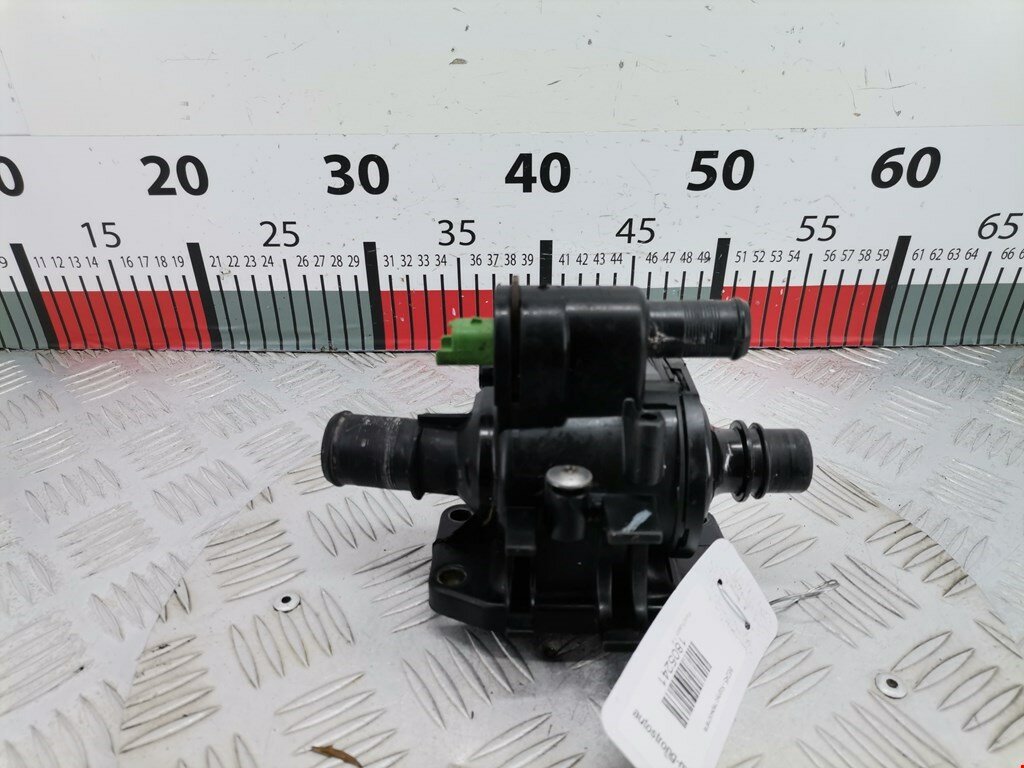 Корпус термостата Ford Fusion 1633908 арт. 1805241