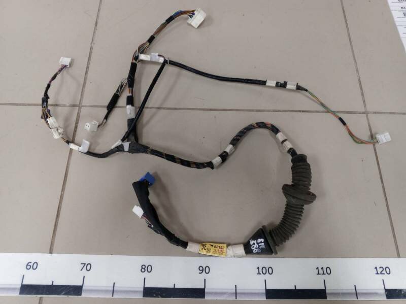 Проводка двери Toyota Auris E150 2006-2012 кат.номер: 8215212B30