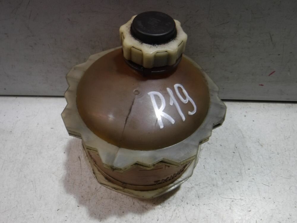 Расширительный бачок Renault 19 7702189436