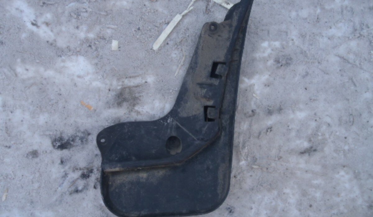 Брызговик задний Focus III Ford BM5JA28371B