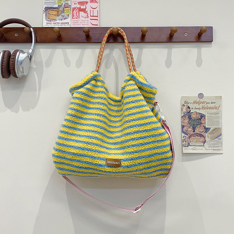 Прямая продажа новой полосатой сумки большой вместимости, простая сумка через плечо, модная корейская версия, пушистая сумка для поездок