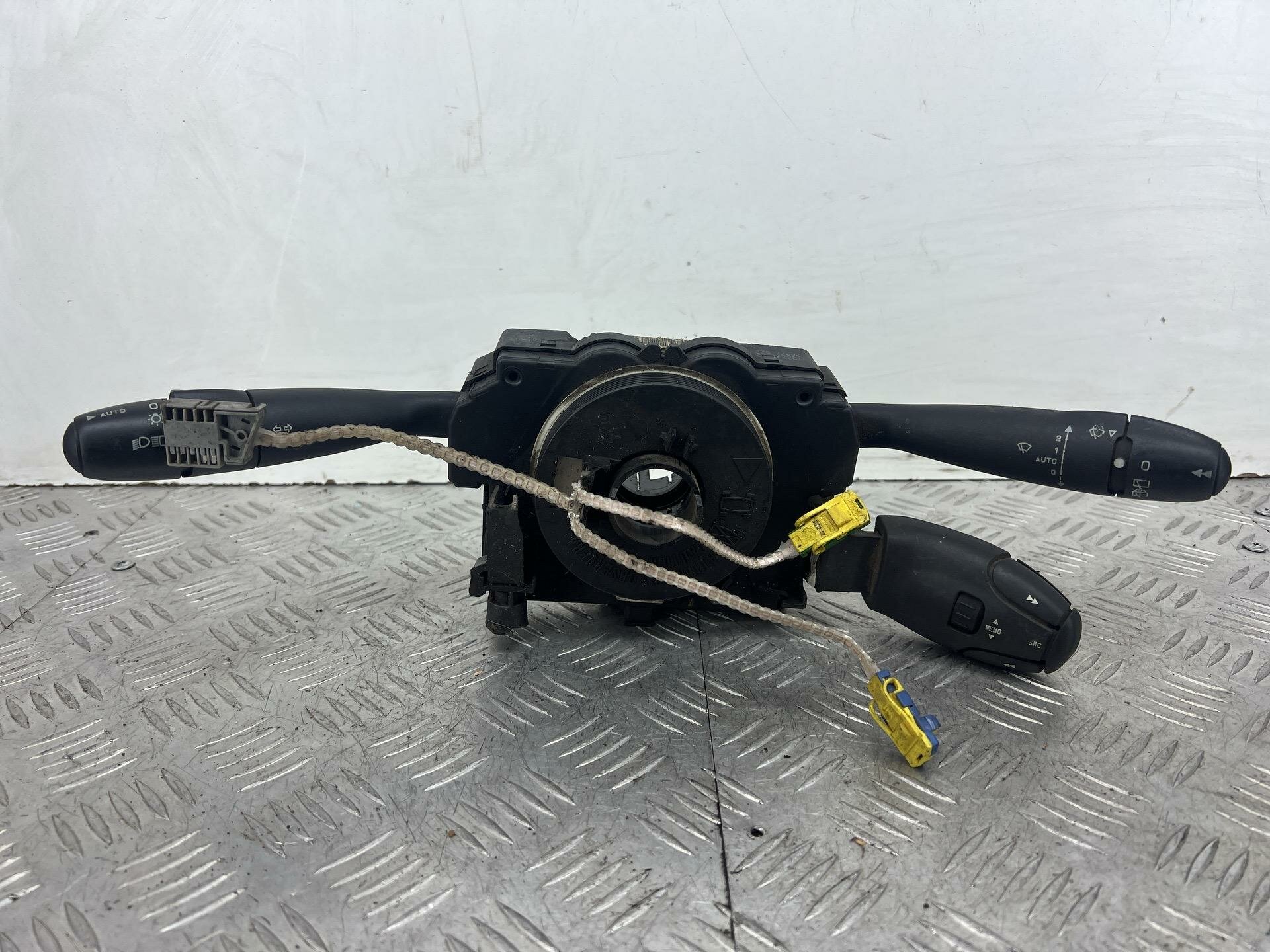 Переключатель подрулевой (стрекоза) Citroen C5 (2000 - 2004) 96477522XT