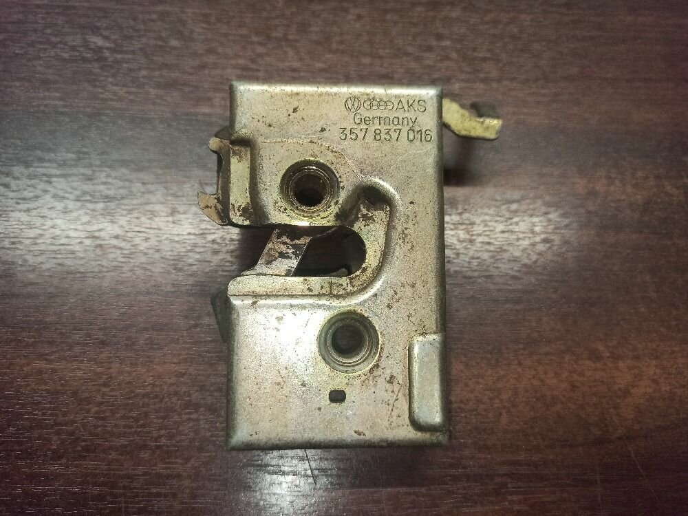 Замок двери передний правый Volkswagen Passat B3 4 357837016