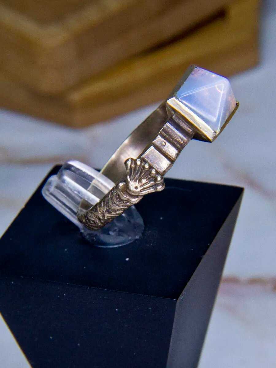 Кольцо, стекло