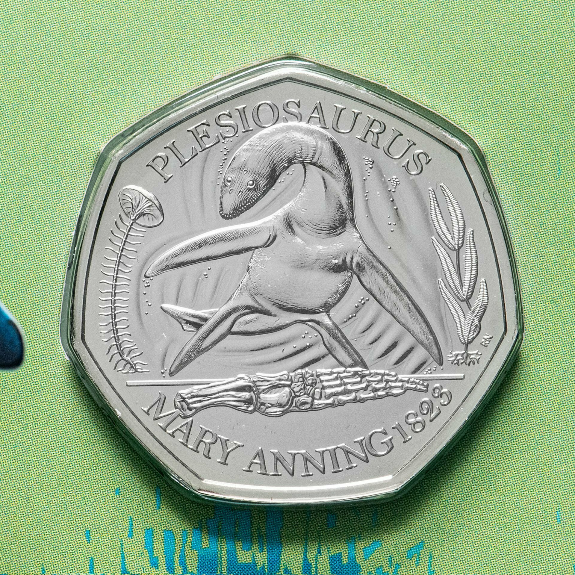 Великобритания 50 пенсов 2021 "Динозавр - Плезиозавр" в буклете, Мельхиор медь-никель