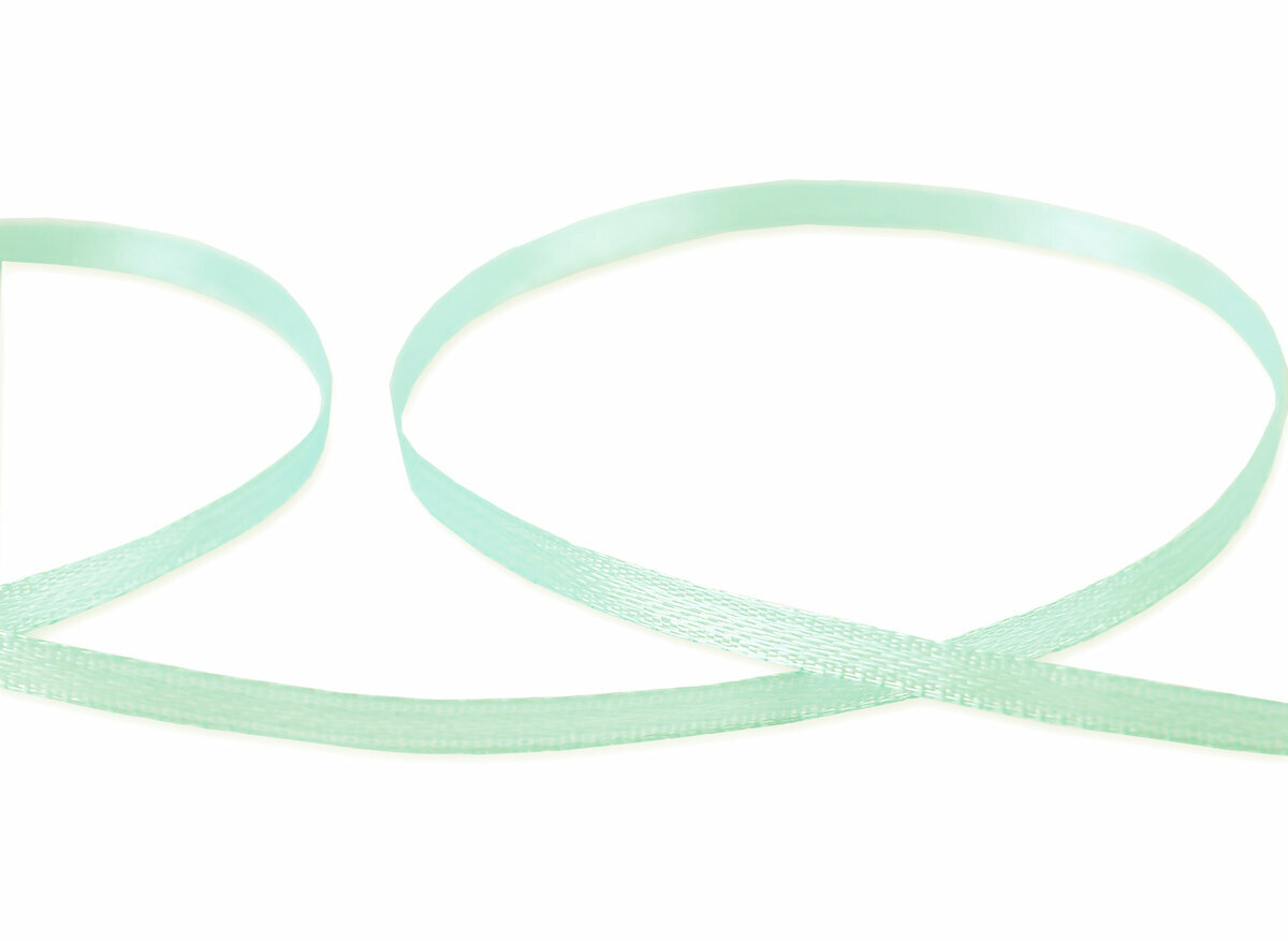Лента атласная 3 мм (1/8 ") Gamma AL-3P двухстор. 91.4 м №063 св. св. зеленый