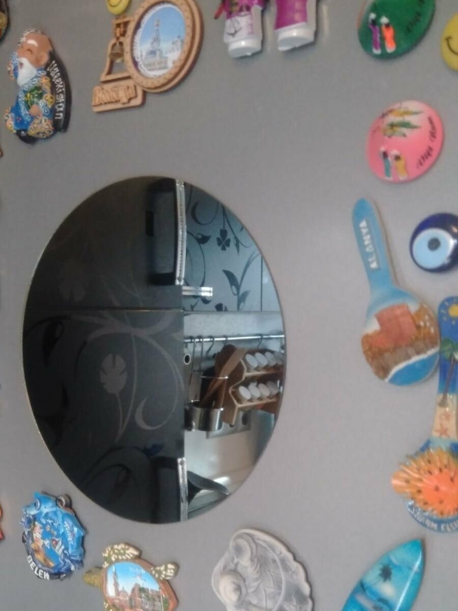 Зеркальный магнит 25см на холодильник