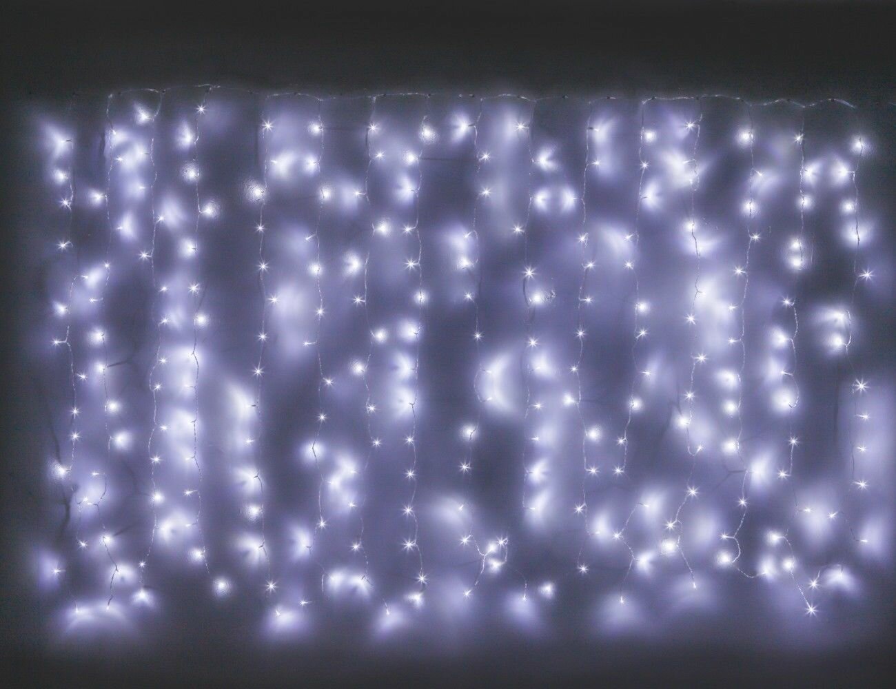 Светодиодный занавес 2.25х1.5 м, 240 холодных белых LED-огней, прозрачный ПВХ, контроллер, IP44, Koopman International