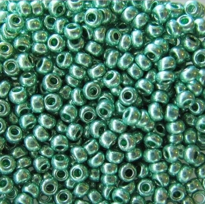 Бисер Preciosa Чехия №18558 зеленый металлик 10/0, 5 гр,1шт.