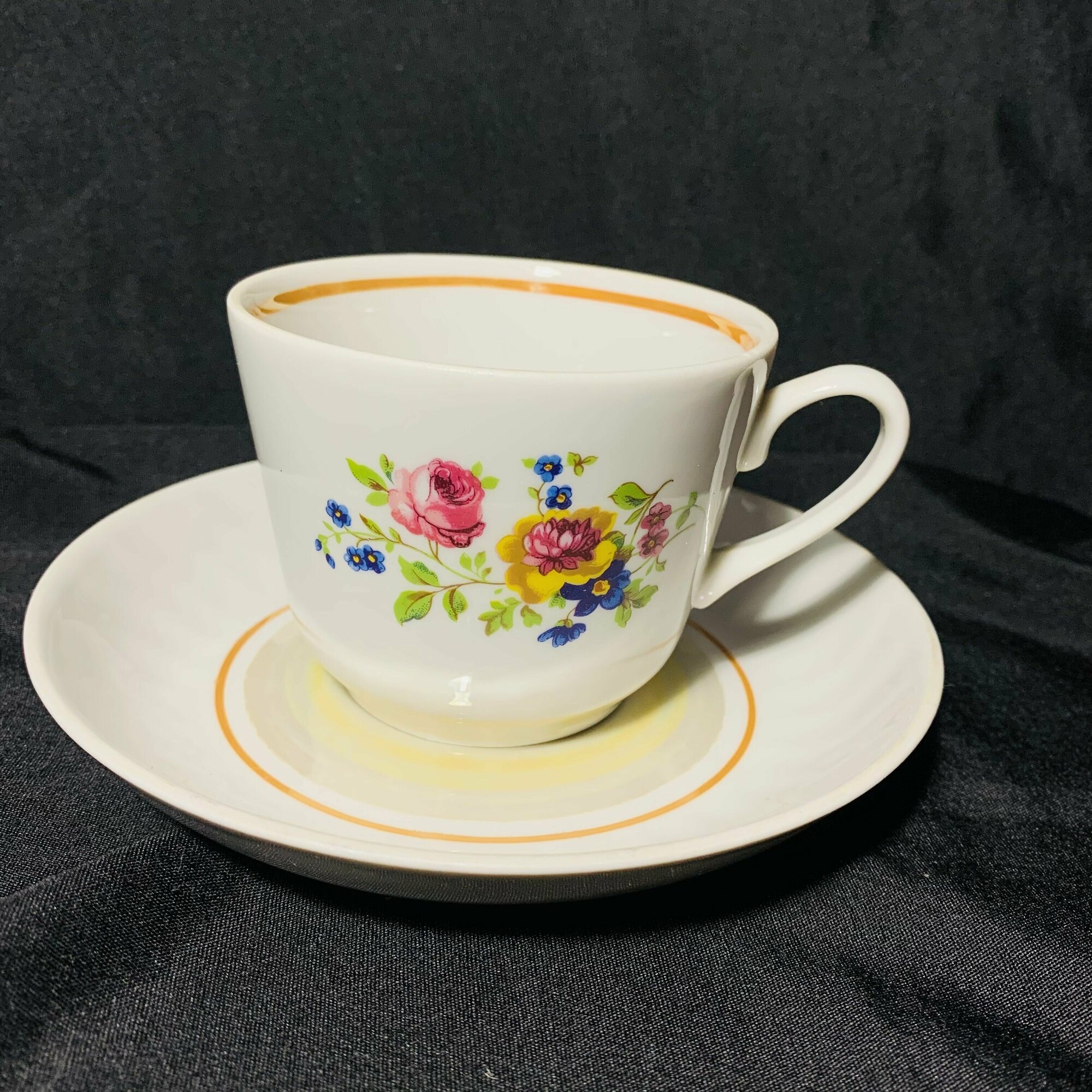 Фарфоровая чайная пара "Букет"
