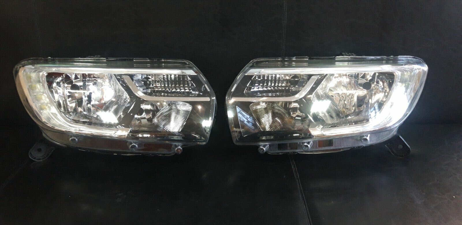 Фары передние Рено Логан 2 с диодной полосой для авто с 2018- Renault logan