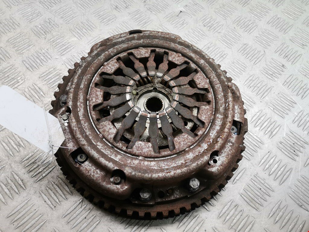 Маховик (демпфер сцепления) Renault Clio 3 8200498703 арт. 2004084