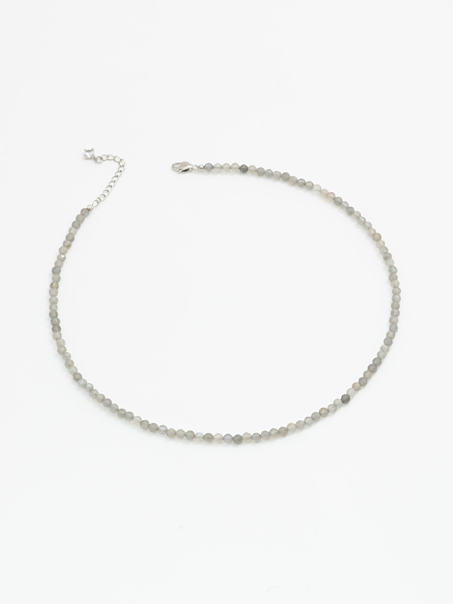 Бусы, лабрадор