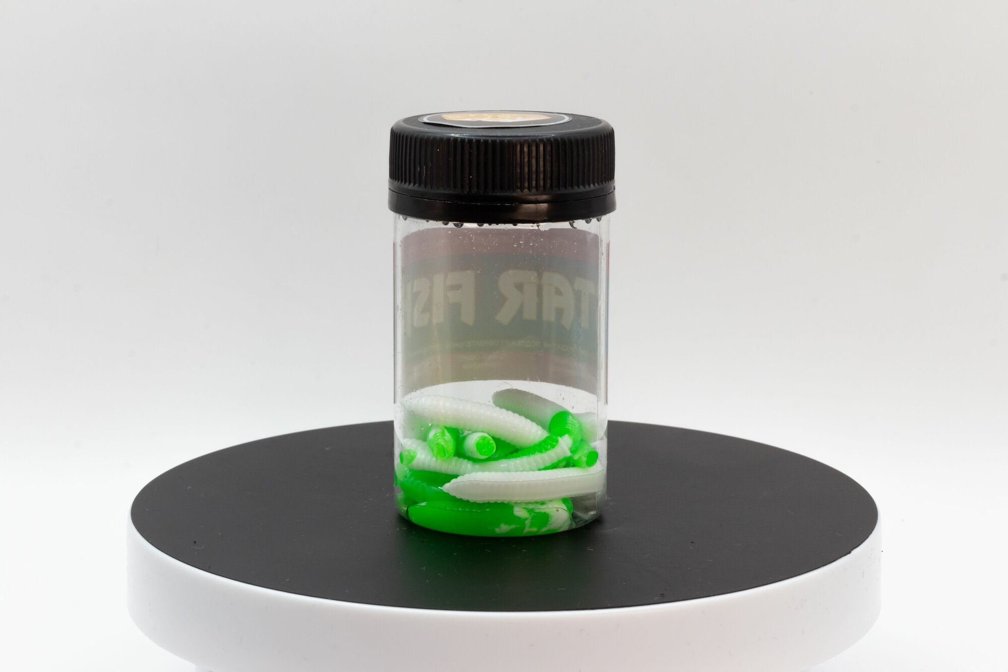 Форелевая, силиконовая приманка Либра. Тонкая 65мм. Белый- зеленый