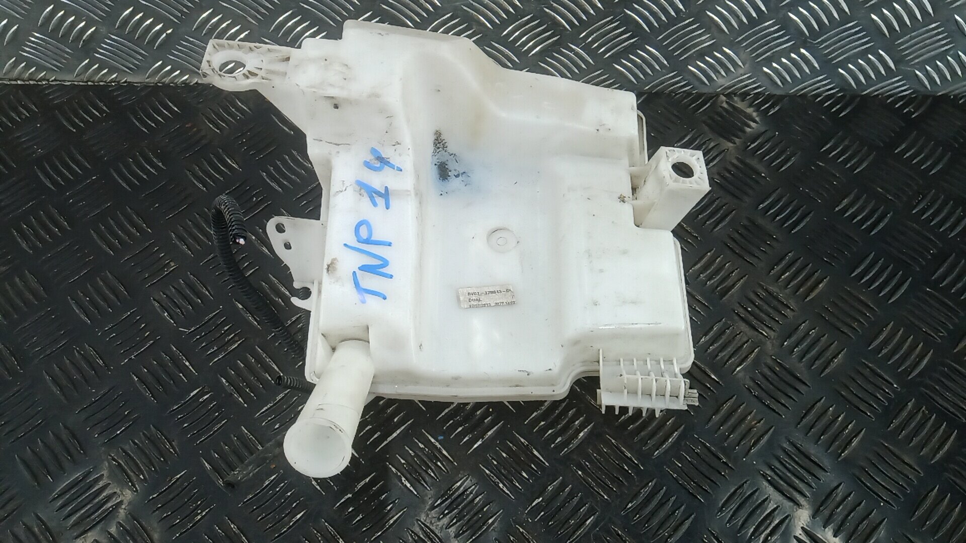 Бачок омывателя FORD FOCUS 3, Номер 1817940