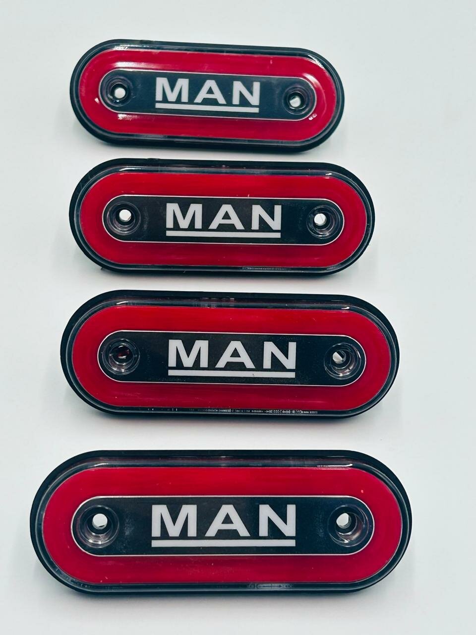 Указатель габаритов MAN (МАН) 24V Красные 2 шт