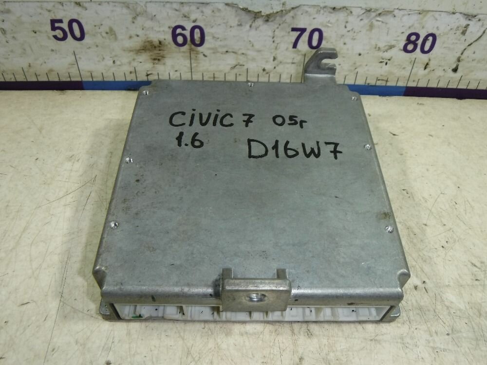 Блок управления двигателем Honda Civic VII 37820PLHG03