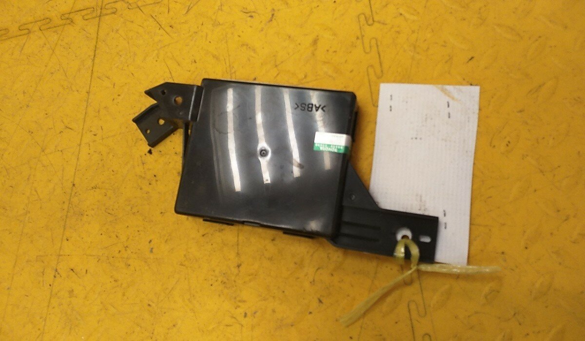 Блок электронный Camry V40 Toyota 8865033690