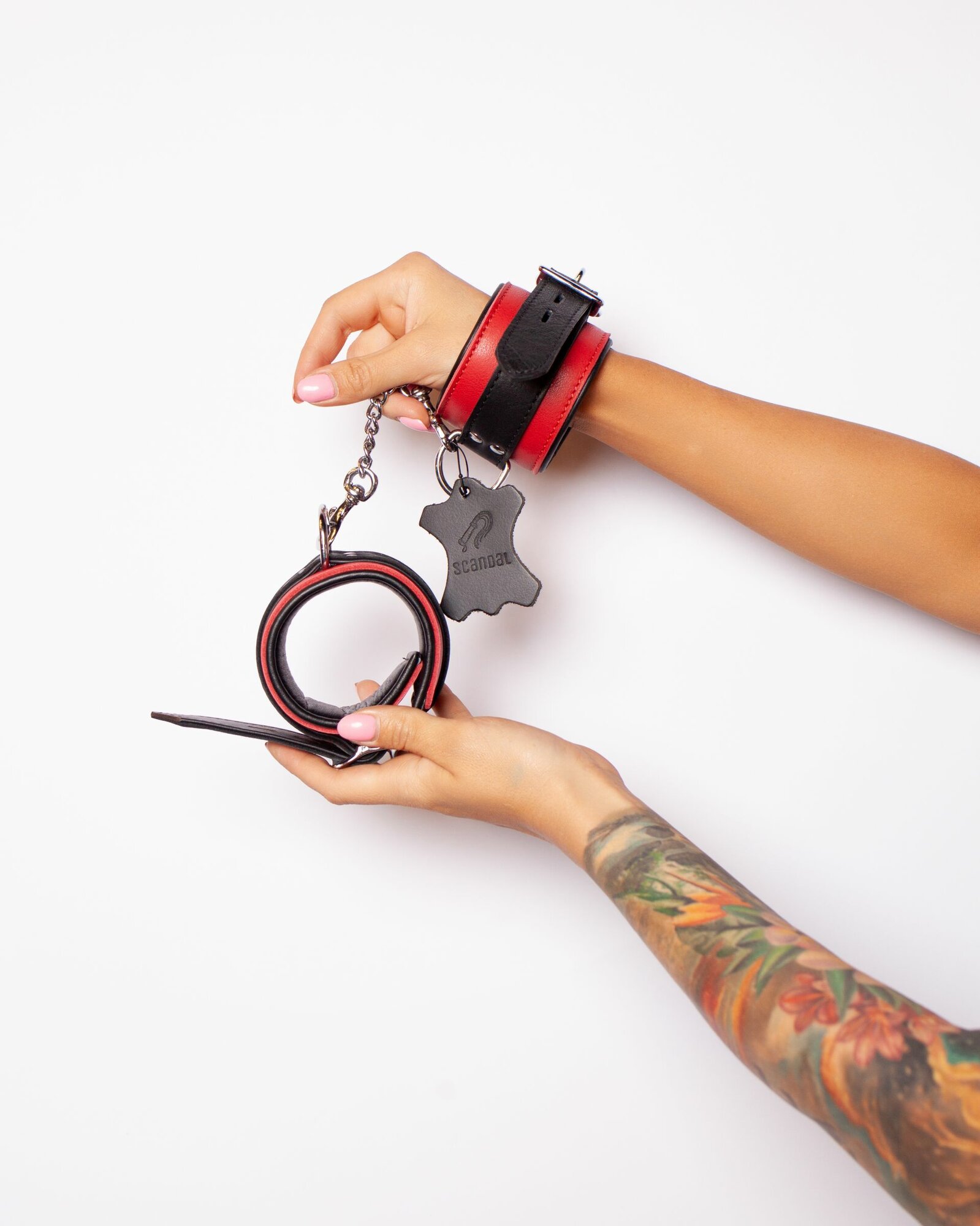 Черно-красные наручники Scandal из натуральной кожи со стальной цепочкой,41 см, черный, натуральная кожа, металл