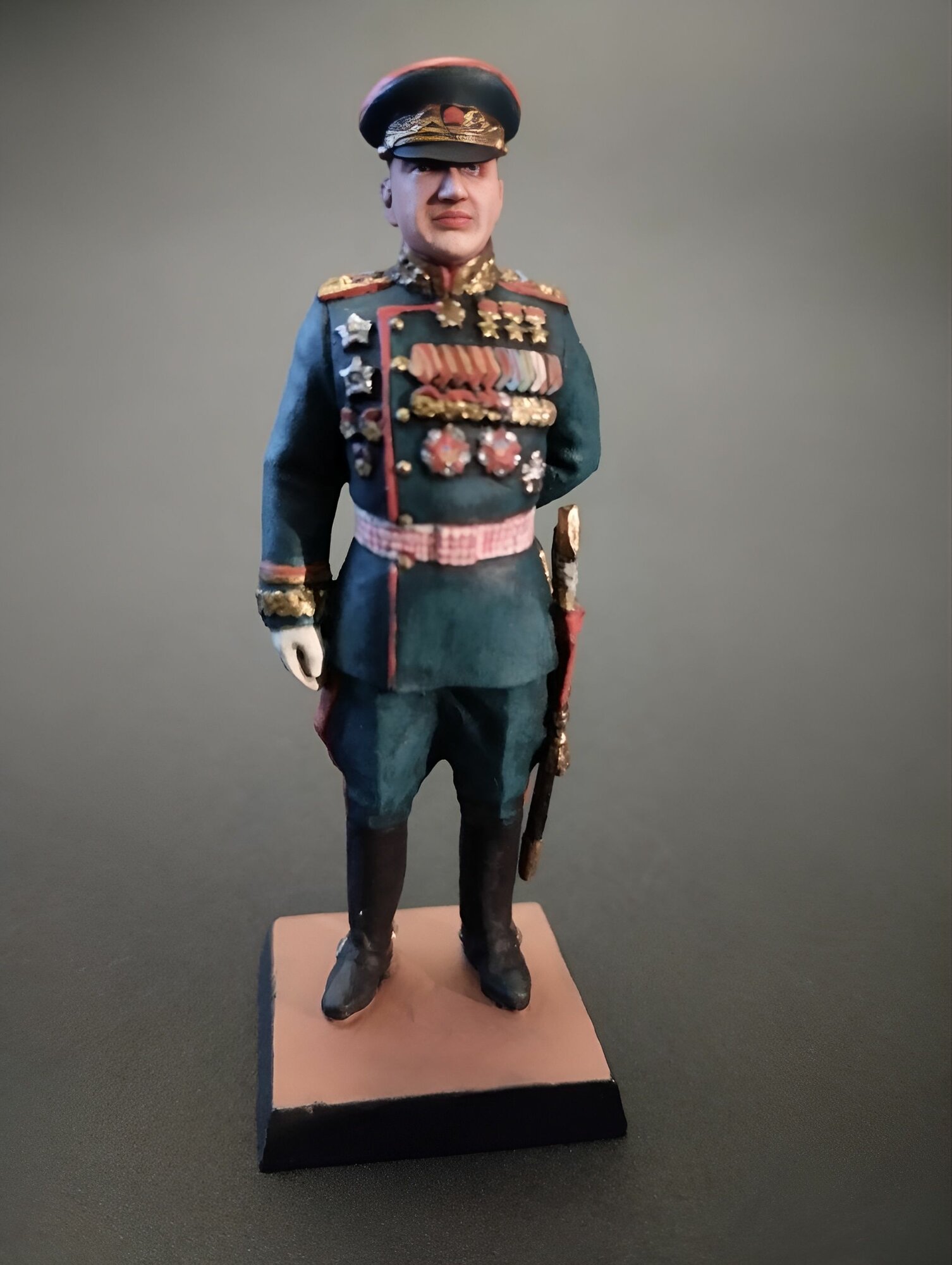 Декоративная фигурка Миниатюрных моделей мира "Маршал Победы" Георгий Жуков, ручная роспись, оловянная