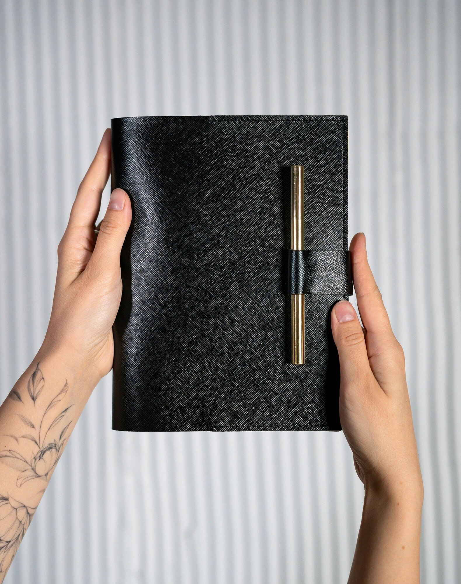 Кожаный ежедневник А5 недатированный, Блокнот на кольцах со сменными блоками с обложкой из натуральной кожи, 90 листов.