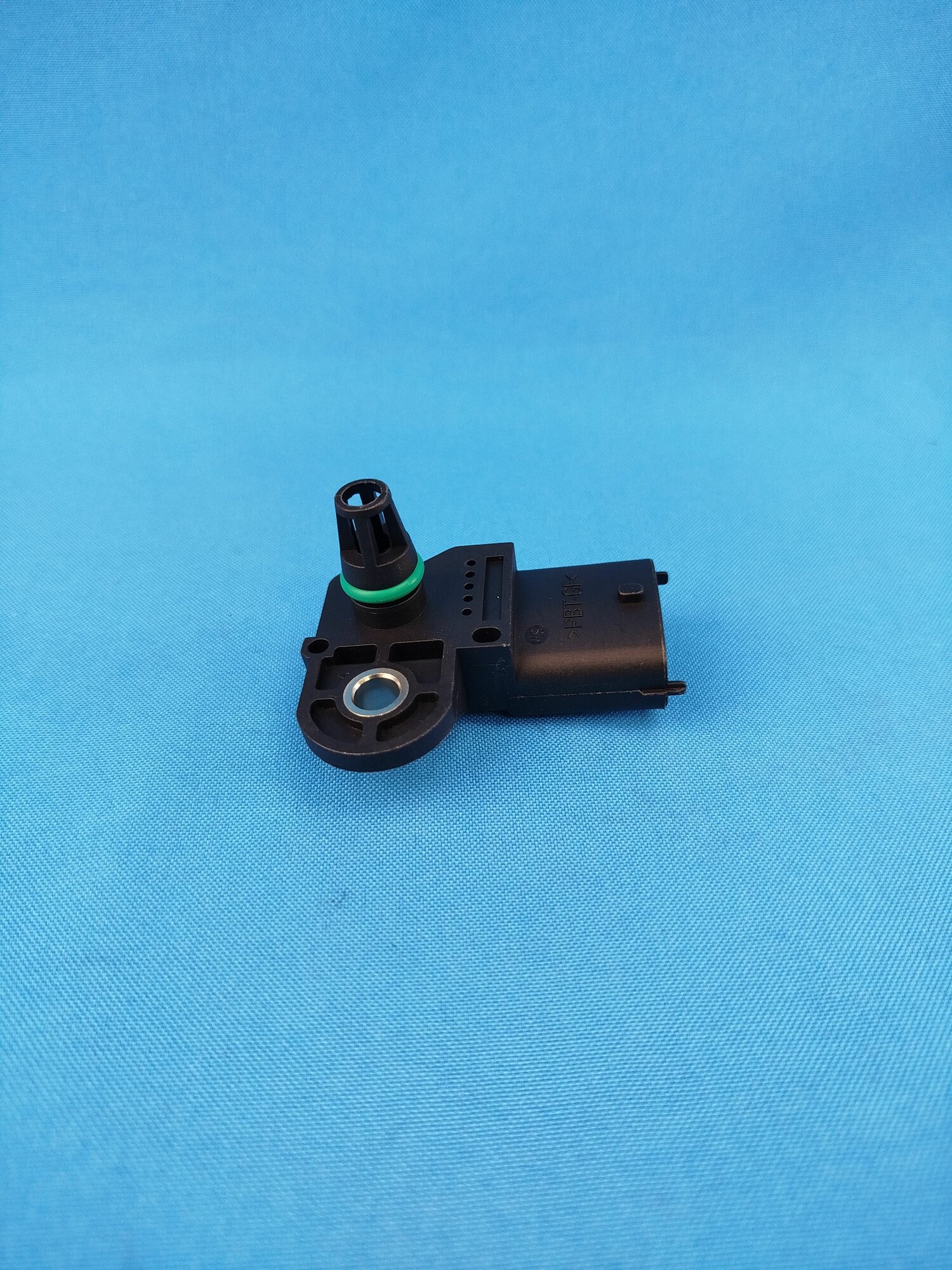 Датчик абсолютного давления и температуры "Cartronic" для автомобилей КамАЗ, МАЗ, ЗиЛ, Валдай (Ref.0281002576)