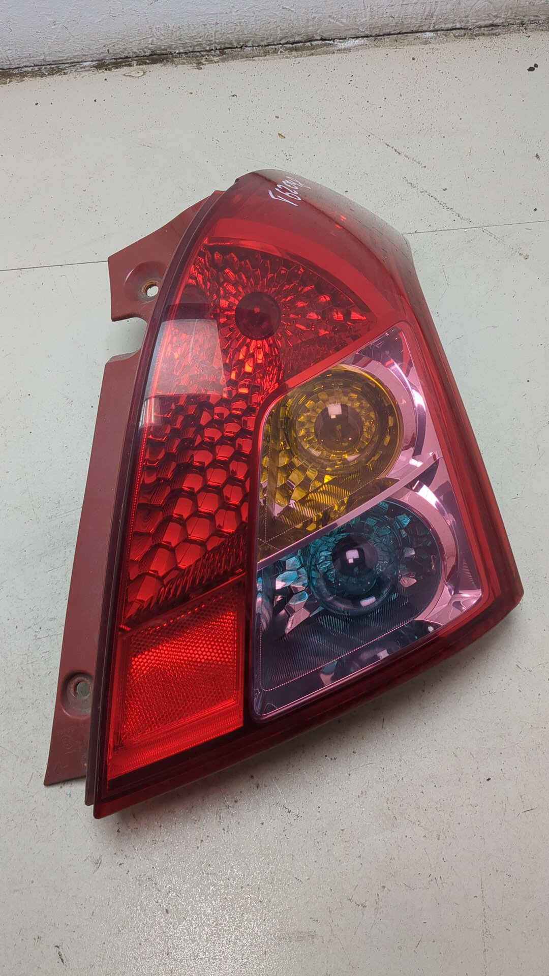 Фонарь (задний) правый Suzuki Swift Б/У