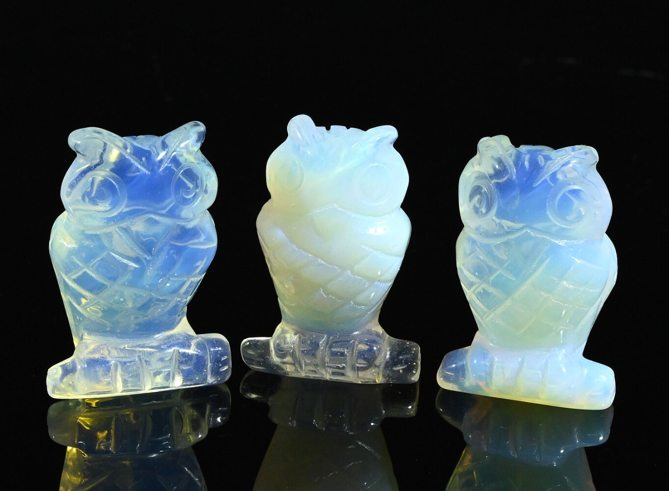 Сова из лунного камня 25*14*39мм