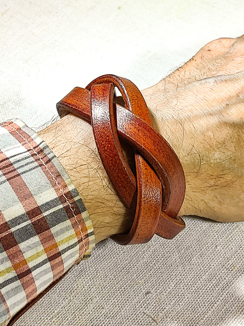 Славянский оберег, плетеный браслет Хельга Шванцхен