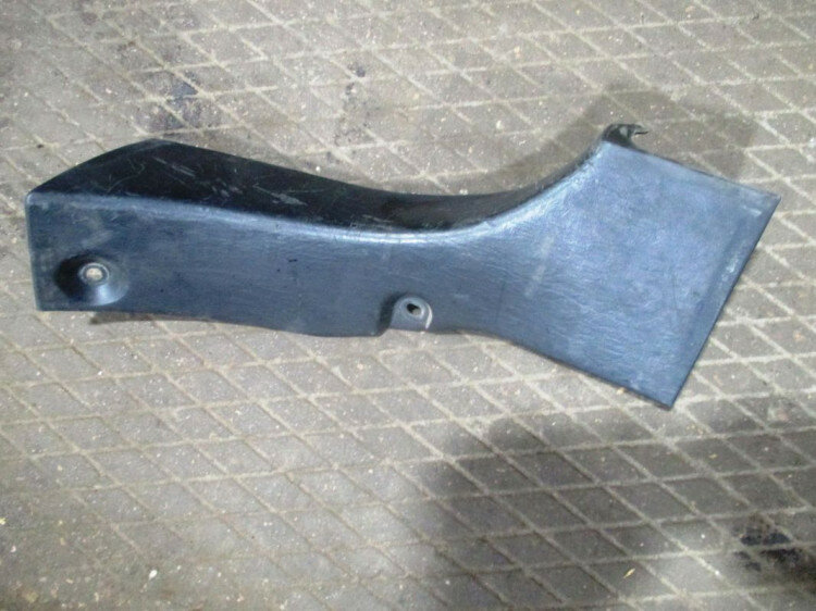 Облицовка багажника правая 98ABA13024AAW BAW 1340786 Форд Фокус 1 Хэтчбек с 1998 по 2001г