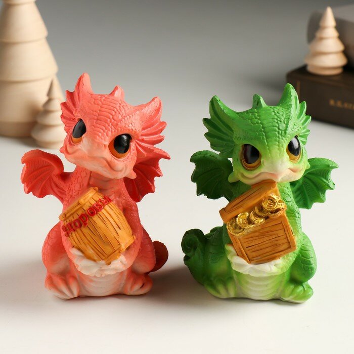 Копилка полистоун "Дракоша с большими глазами с бочкой/сундуком" микс 7х7х10,5 см