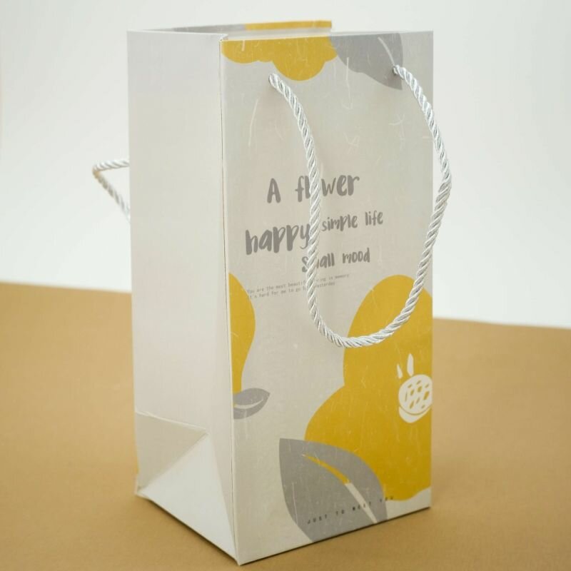 Айлайк Пакет подарочный (S) «A flower happy», gray (12*10*24.5)