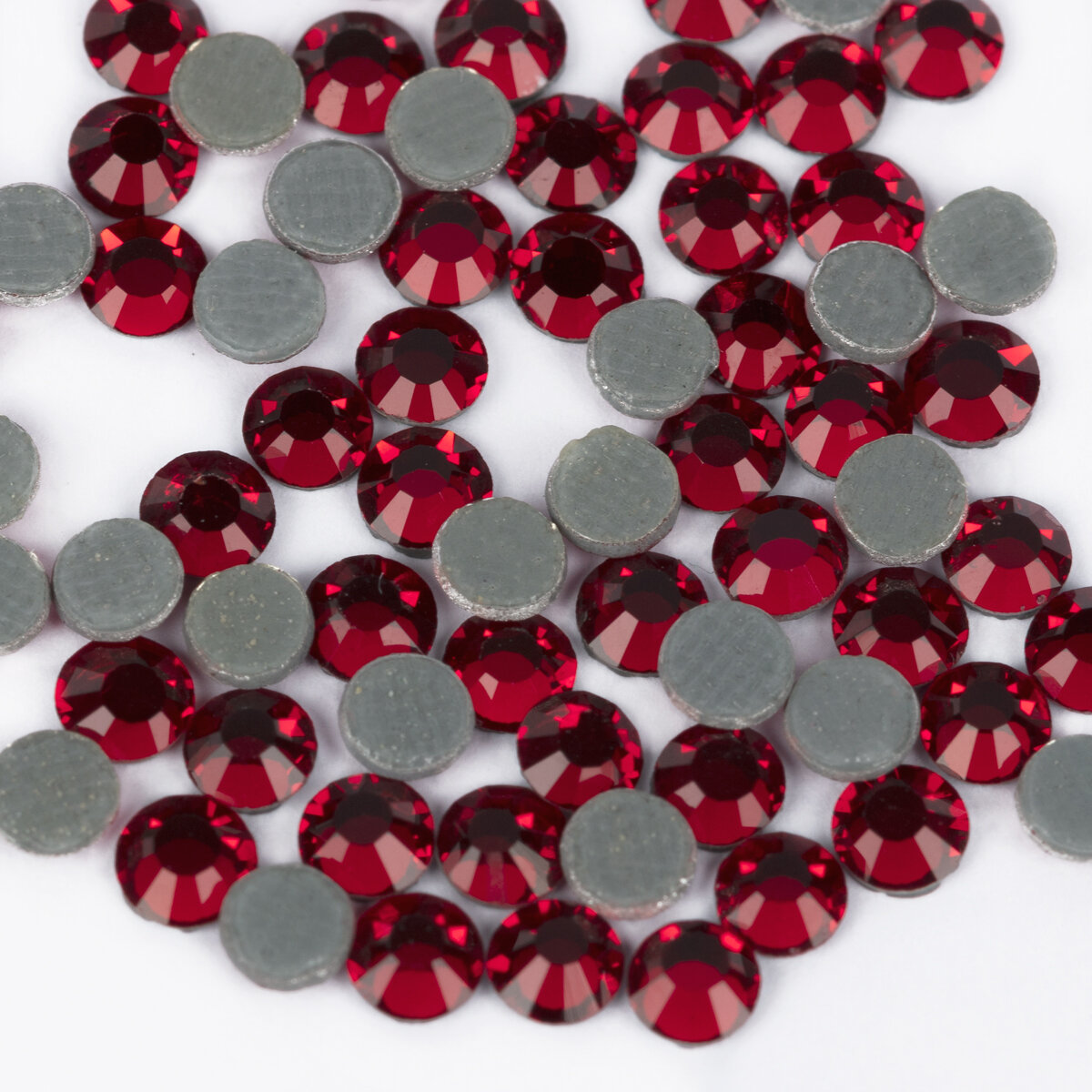 Стразы термоклеевые "Zlatka" ZRTG-1072 SS10 цветные 2.7 мм стекло 72 шт №19 красный (Siam)