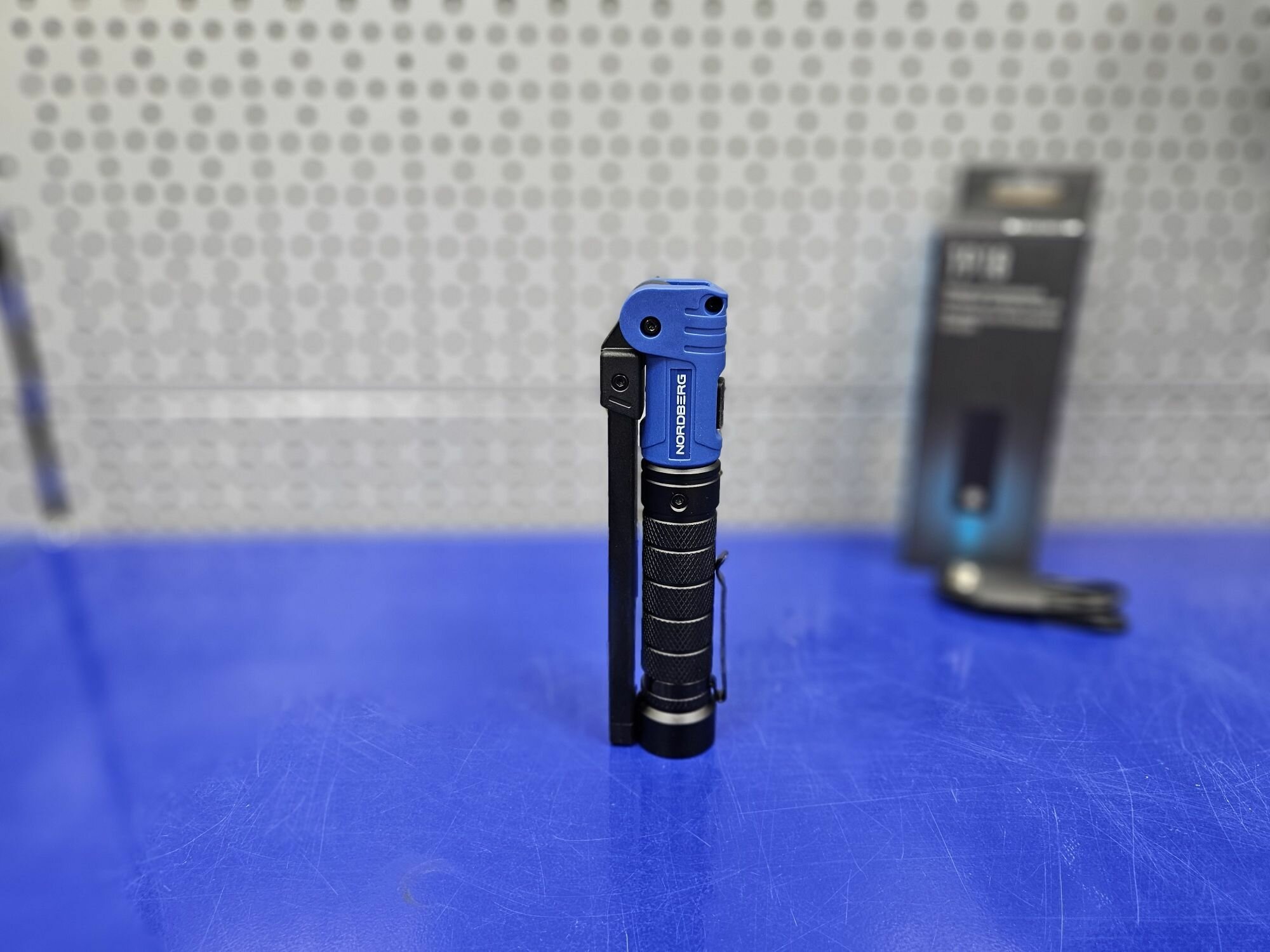 Фонарь светодиодный, складной, аккумуляторный для автосервиса NORDBERG