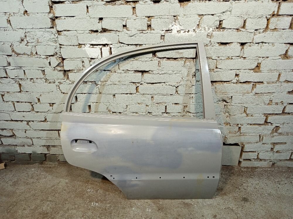 Дверь задняя правая Kia Rio 1 седан 77004fd110