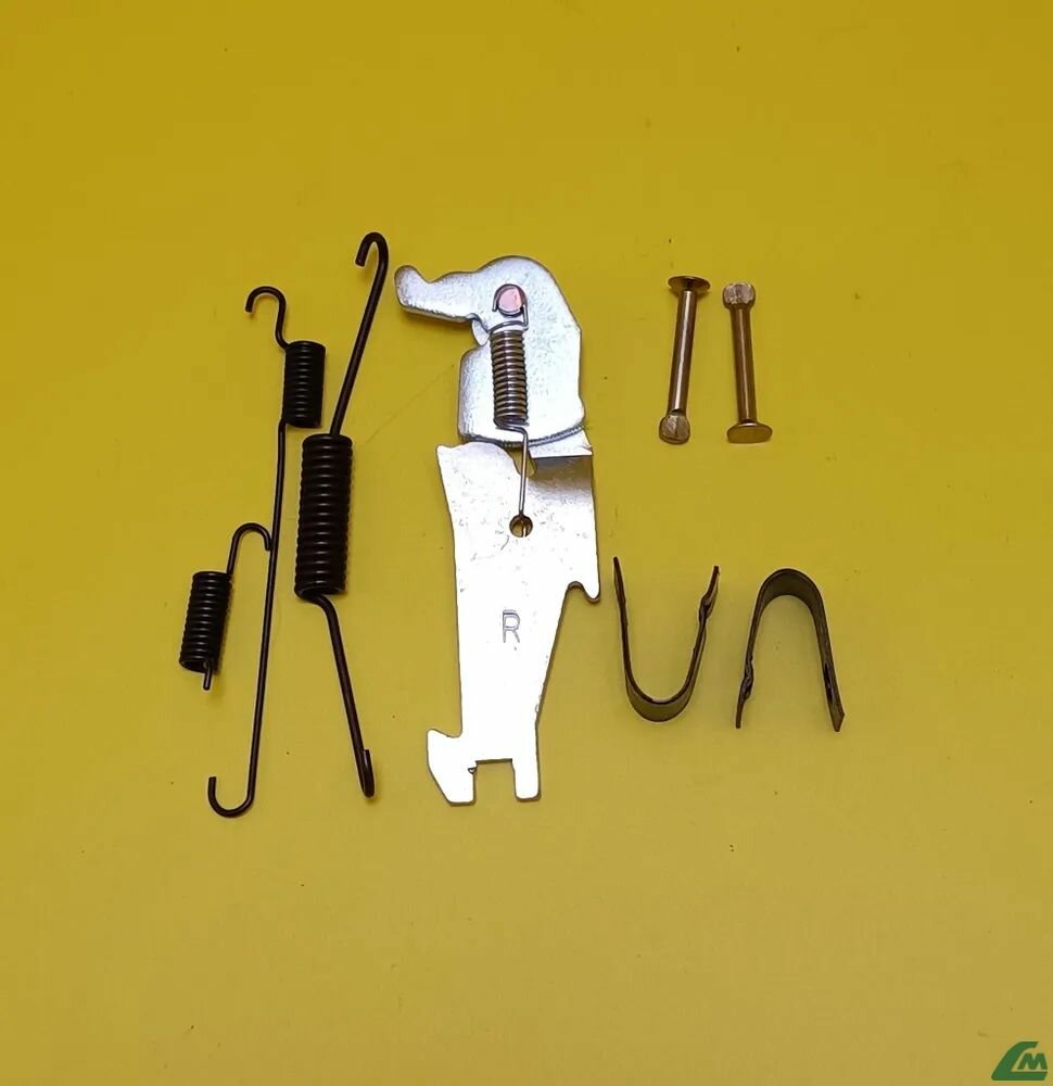 Скоба (распорная планка) ручного тормоза правая Suzuki Liana, Aerio