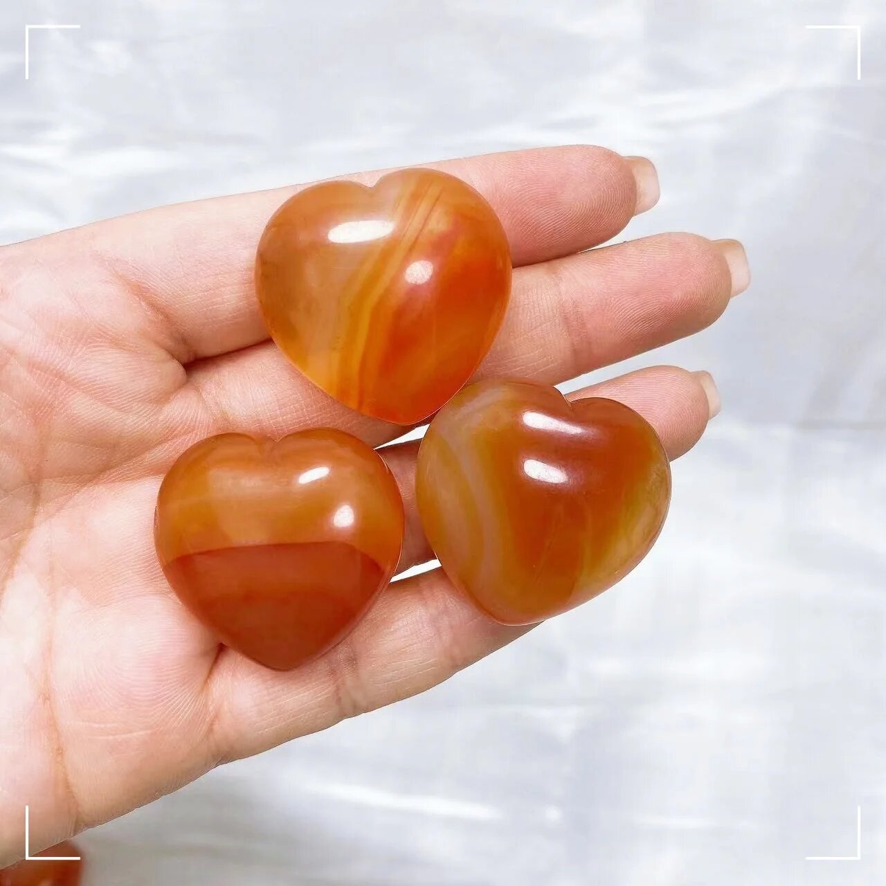 Статуэтка сердца из красного агата