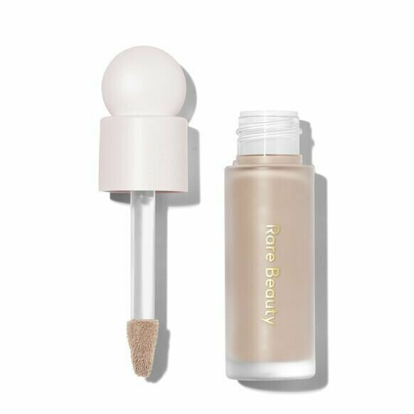 RARE BEAUTY Жидкий осветляющий консилер Liquid Touch Brightening Concealer