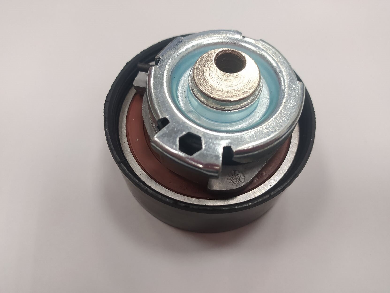 Ролик ГРМ натяжной (нового образца) CHERY Vortex Estina [2.0 16V 5MT седан]