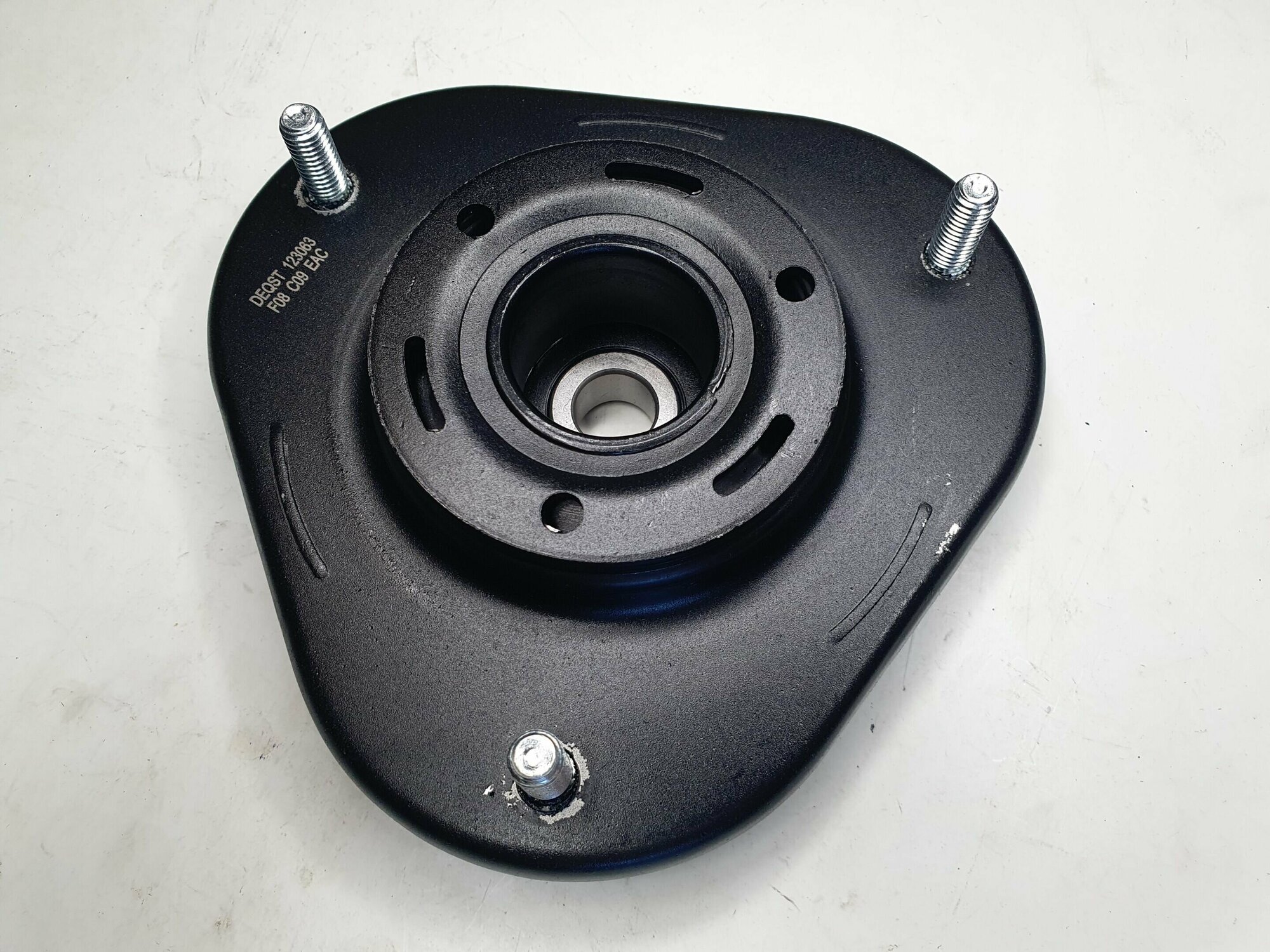 Опора амортизатора переднего DEQST BYD F3 [1.6 16V 5MT седан]