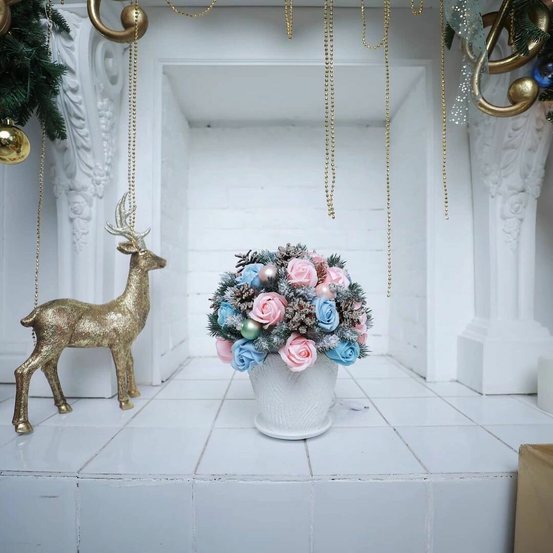 Светильник из мыльных цветов, в керамическом кашпо "Новогодний 5"