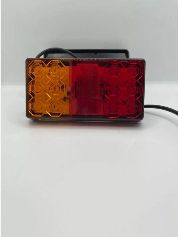 Универсальные задние фонари 12-24 V