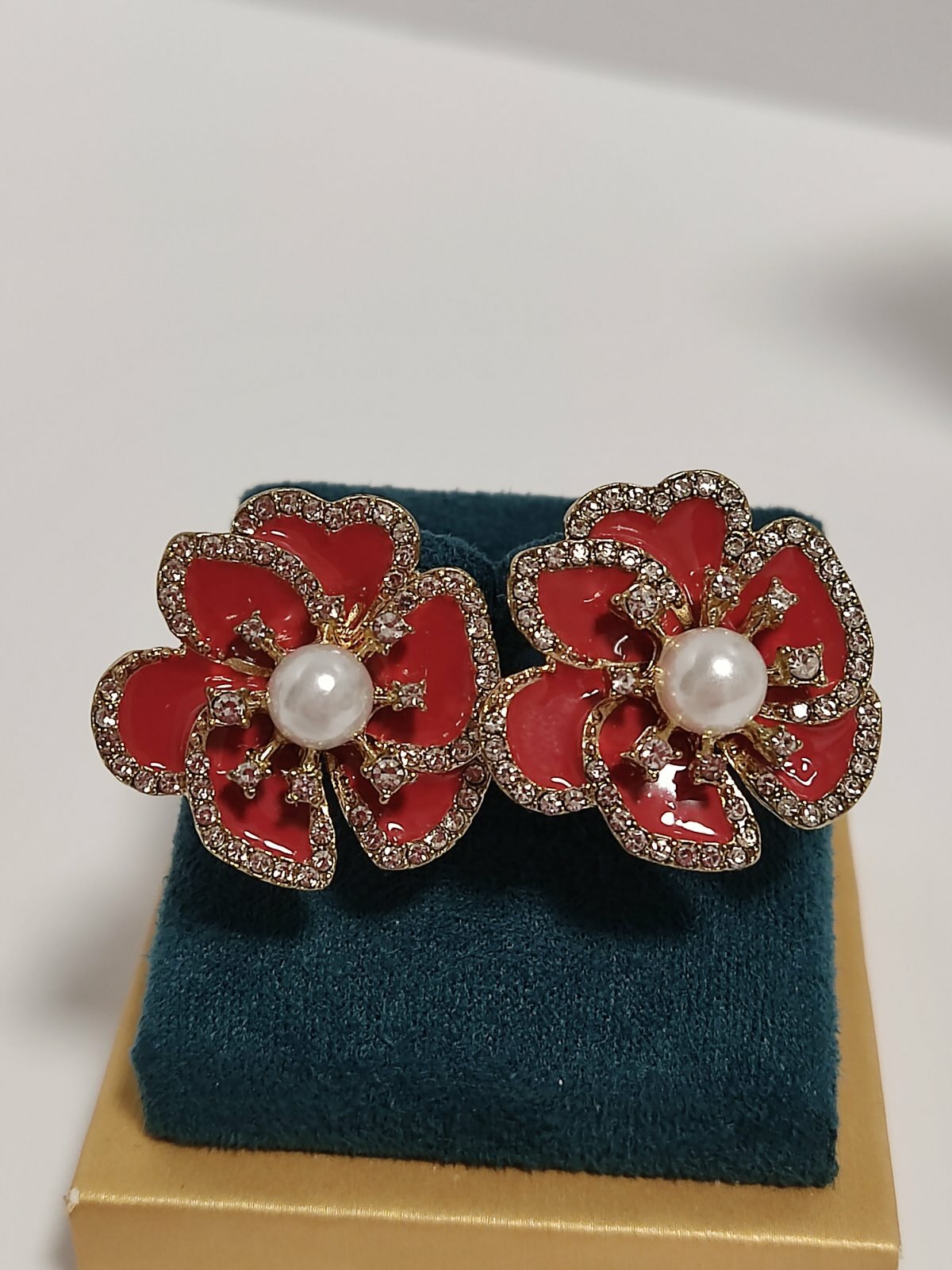 Серьги, эмаль, пластик, стекло