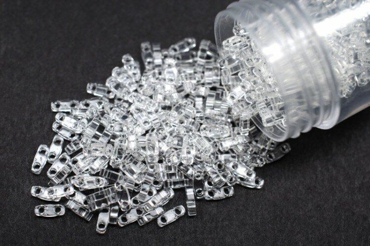 Бисер японский MIYUKI Quarter TILA #0131 хрусталь, прозрачный, 5 грамм